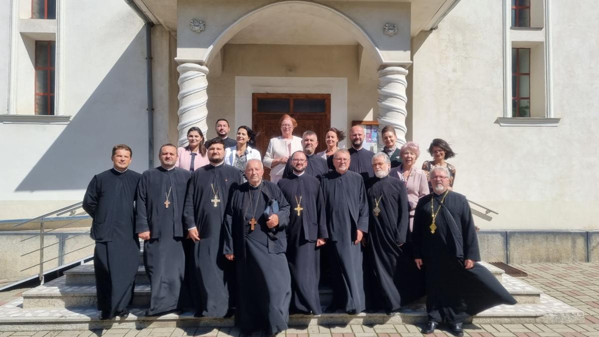 Lansare de carte, la biserica „Adormirea Maicii Domnului” din Aiud ...