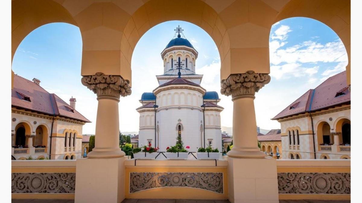 Programul liturgic al Catedralei Reîntregirii – August 2023 | Reîntregirea
