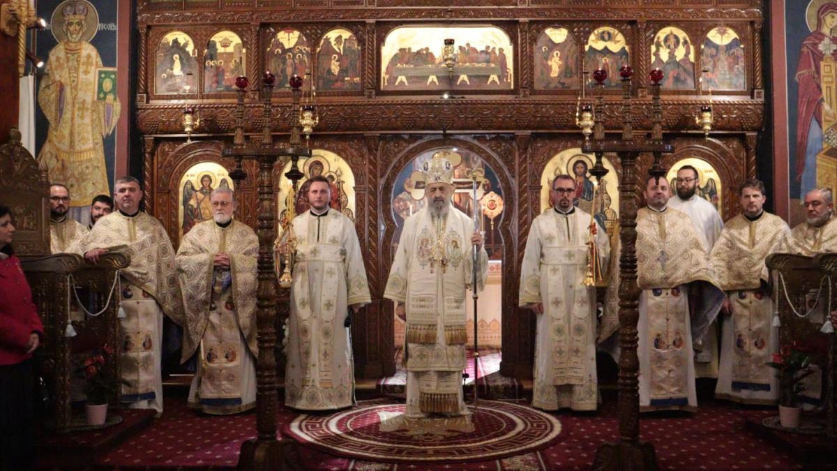 Slujire arhierească la biserica „Sfinții Trei Ierarhi” din Aiud ...