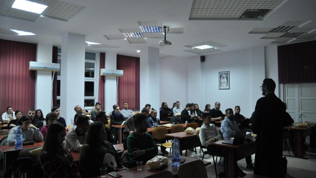 Seară de film dedicată Părintelui Dometie Manolache, organizată de ...