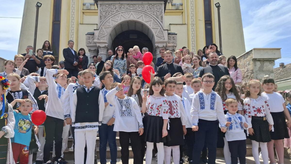 Zi de bucurie și soare în parohia Aiud II, de Ziua Internațională a ...