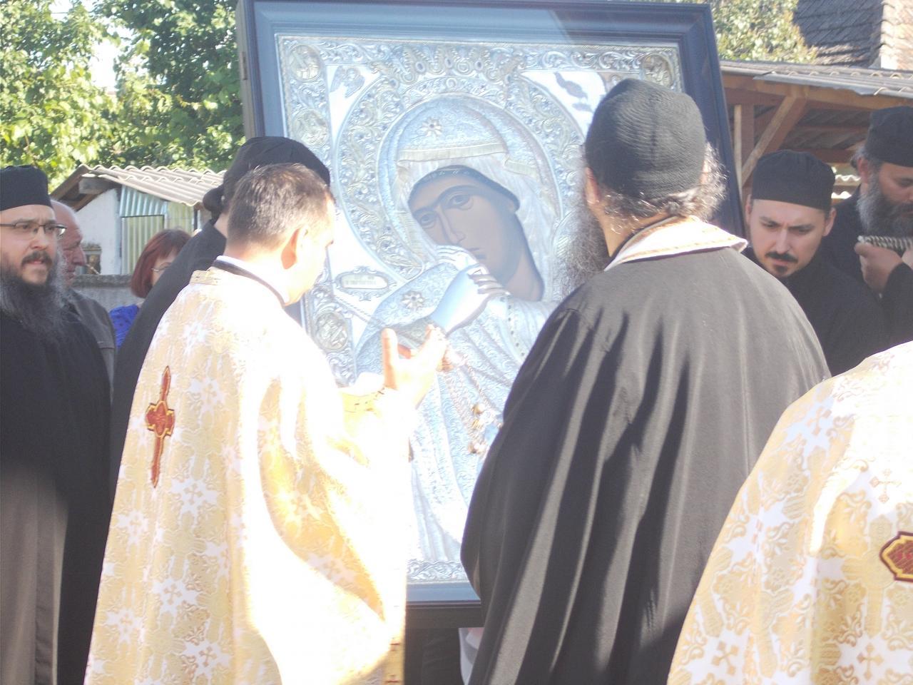 Icoana „Mângâietoarea” a Maicii Domnului în Ciunga | Reîntregirea